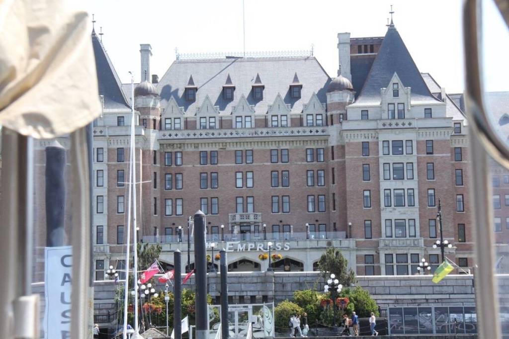 Afternoon tea, wildlife help pump Victoria ahead of Vancouver on U.S ...